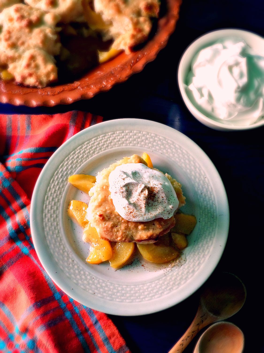 Easy Peach Cobbler Using Canned Biscuits